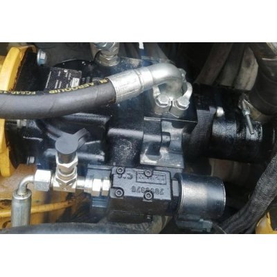 Гидравлический насос Danfoss 83041431 / John Deere AT457670